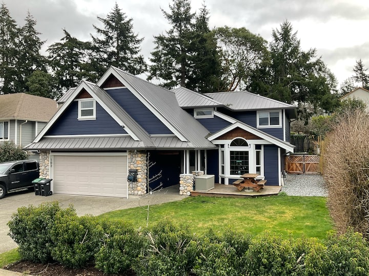 View Royal Suite - Langford