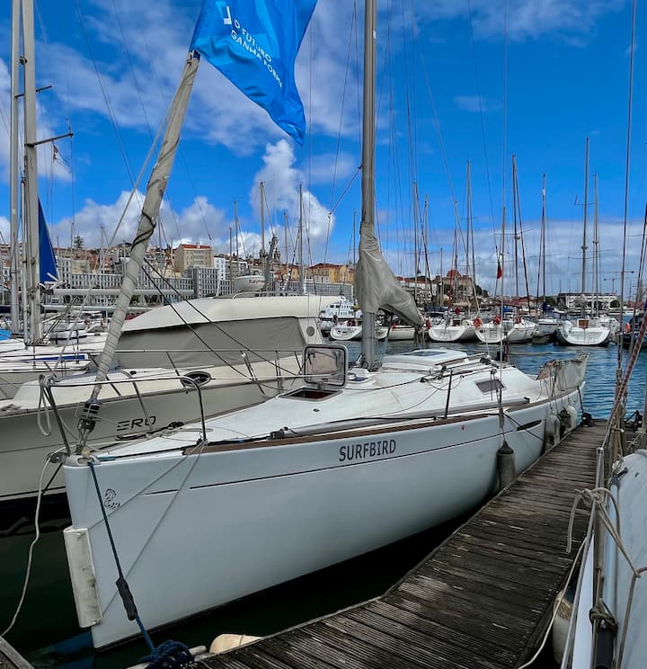 Surfbird: Cozy Sailboat Escape - Lisboa