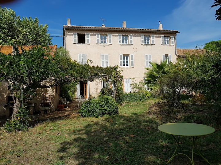 Mas Provençal Avec Parc Arboré - Le Pradet