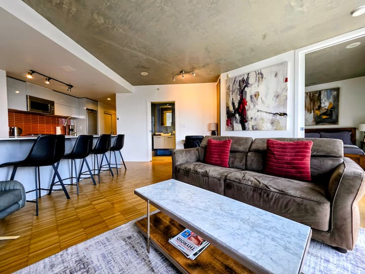 Downtown Retreat | Near Bc Place & Cruise Terminal - Vancouver