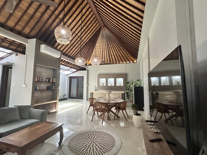 Charming Sanur Villa • Calm Near Cafés & Spa - Bali