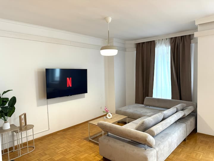 Gemütliches & Stilvolles Apartment Mit Balkon - Graz