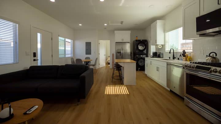 Luxury Home 11 Min From Disney Family Friendly - Santa Ana, CA