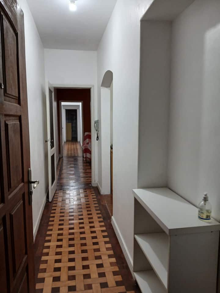 Apartamentão Frente à Santa Casa - Porto Alegre