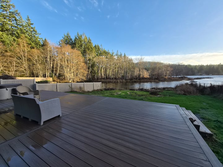 Lakefront Woodland Escape - Coho Lilly Pad - Scenic Beach State Park, Seabeck