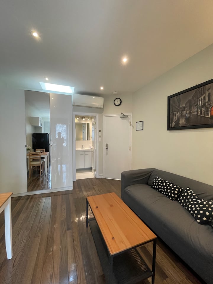 1 Bedroom Apartment On Bloor St - Toronto