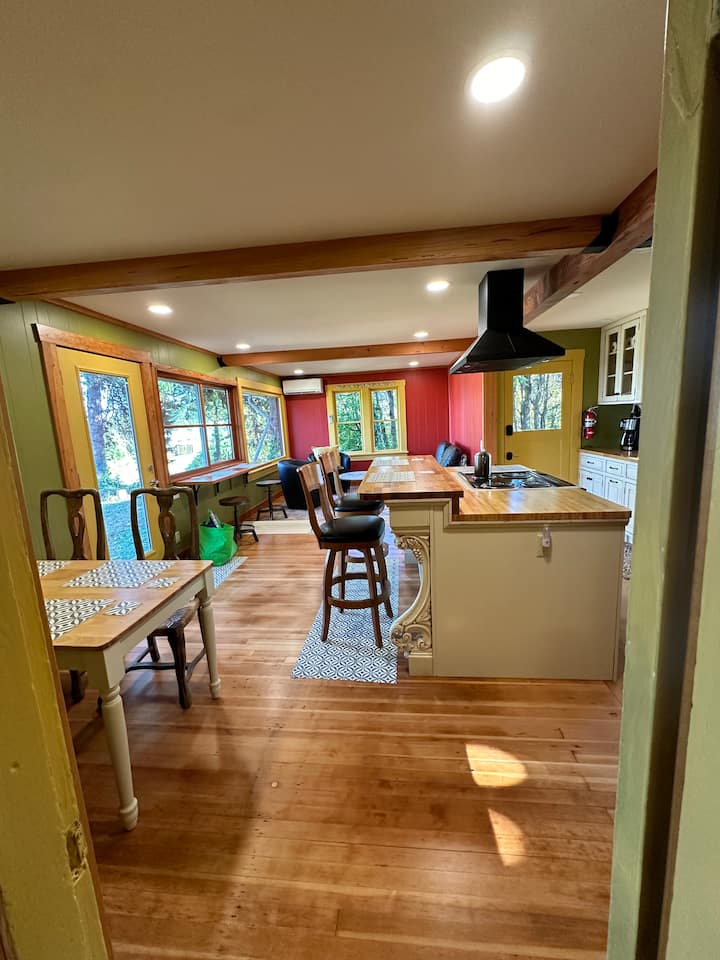 1905 Lil’ View House - Port Angeles, Washington