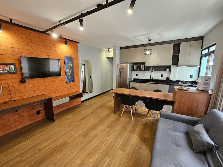 Apartamento 1 Dormitório Jurerê 150m Da Praia. - Florianópolis