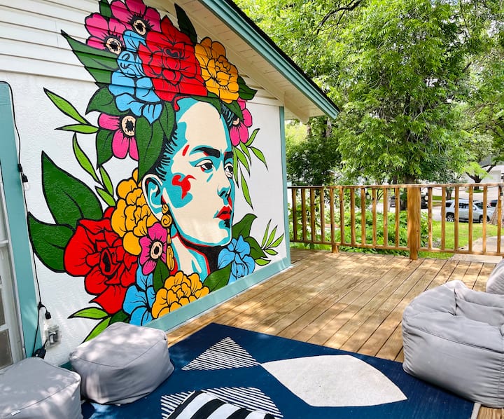 Charming Spanish Villa Near Bishop Arts - Highland Park, TX
