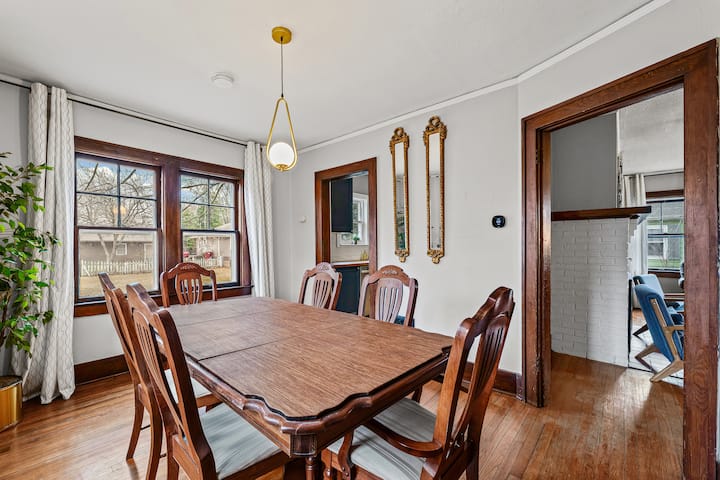 Entire Home Close To Downtown Champaign - Champaign, IL