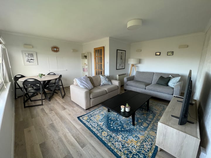 1 Bedroom Apartment, St Brelade,
5 Mins From Beach - Jersey