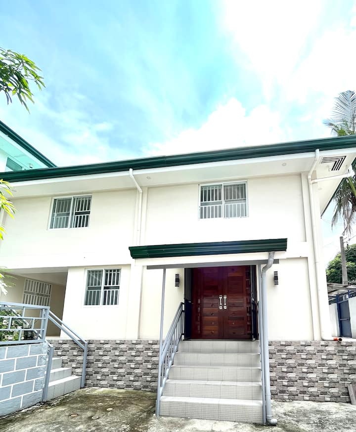 Two Story Home In Batasan Hills - San Mateo