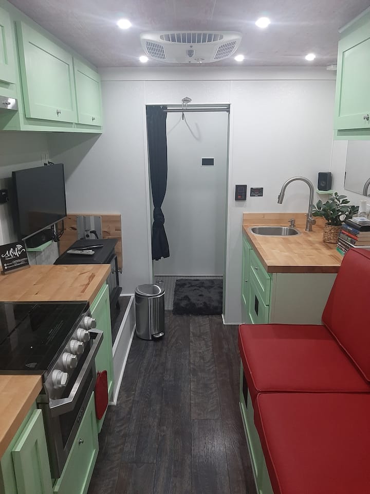 Off Grid Tiny Home On Wheels - 切斯特