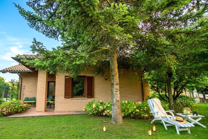 Casa Nelle Langhe Con Giardino E Campo Tennis - Bra