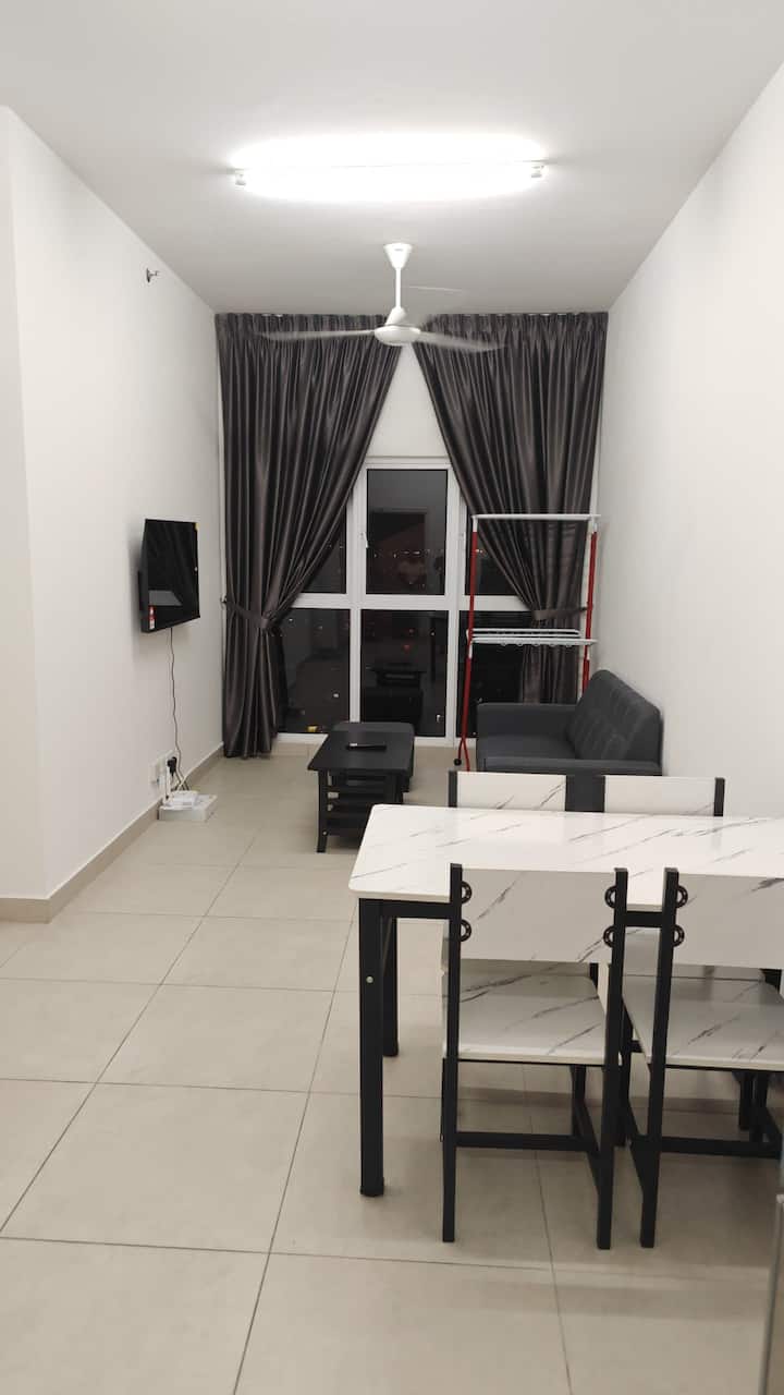 Staycation House (A-22-03a) Fast Wifi & Netlfix! - Bangi