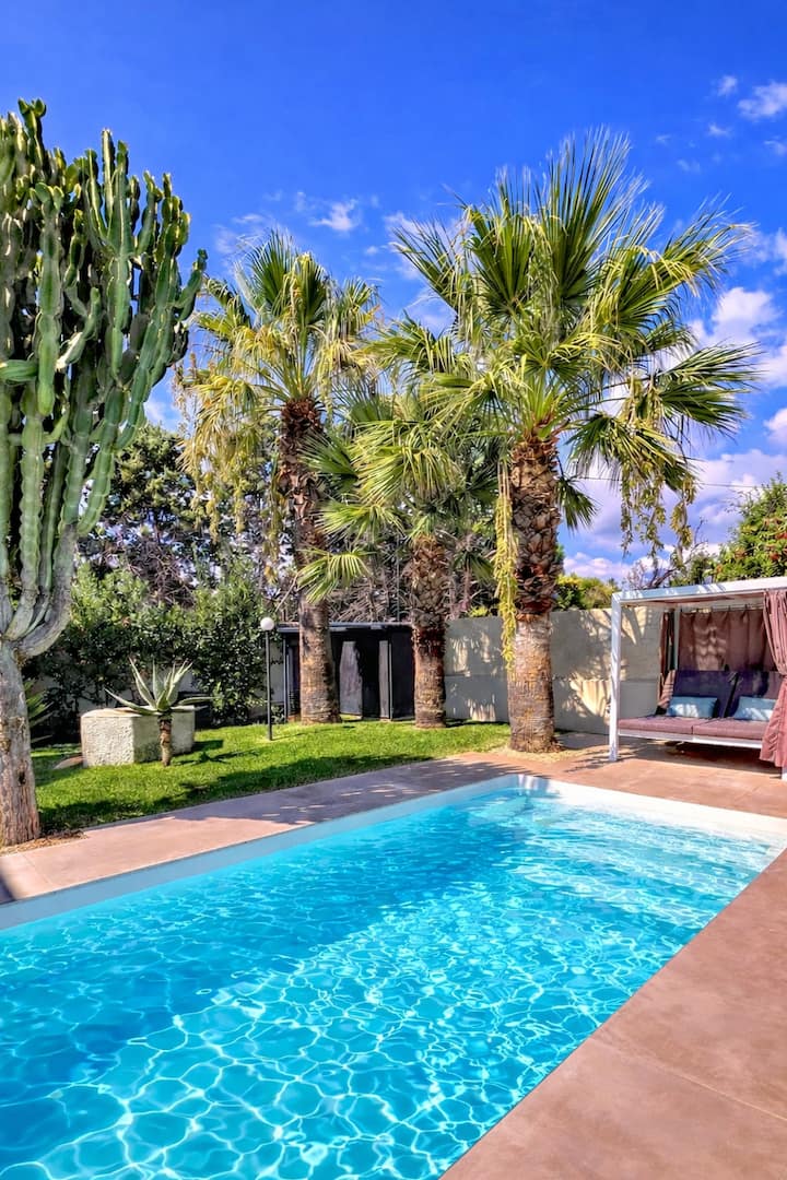 Shati •Private Heated Pool 86°f• Steps From Beach - Italia