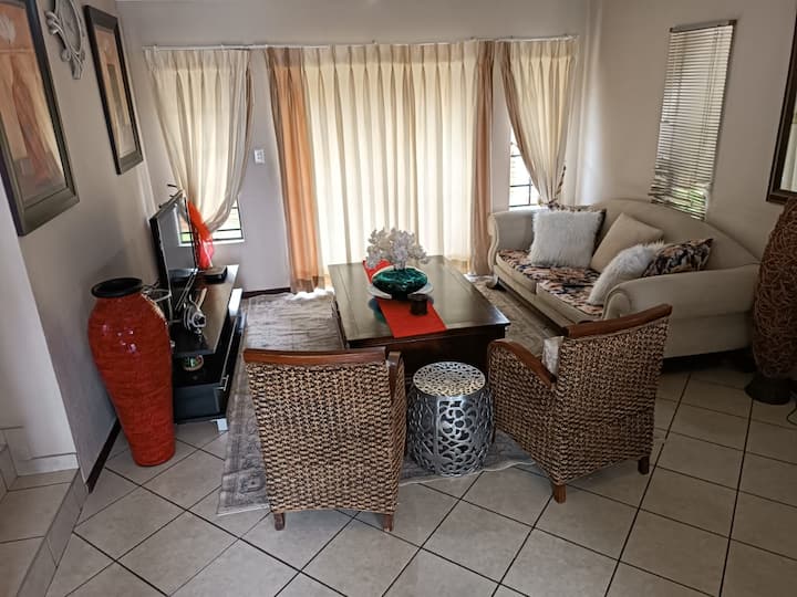 2-bedroom Stay Near Ilanga Mall - Mbombela