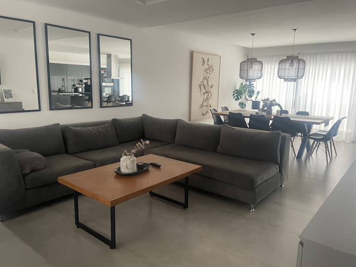 Moderna Casa Cerca De La Playa. - Mar del Plata