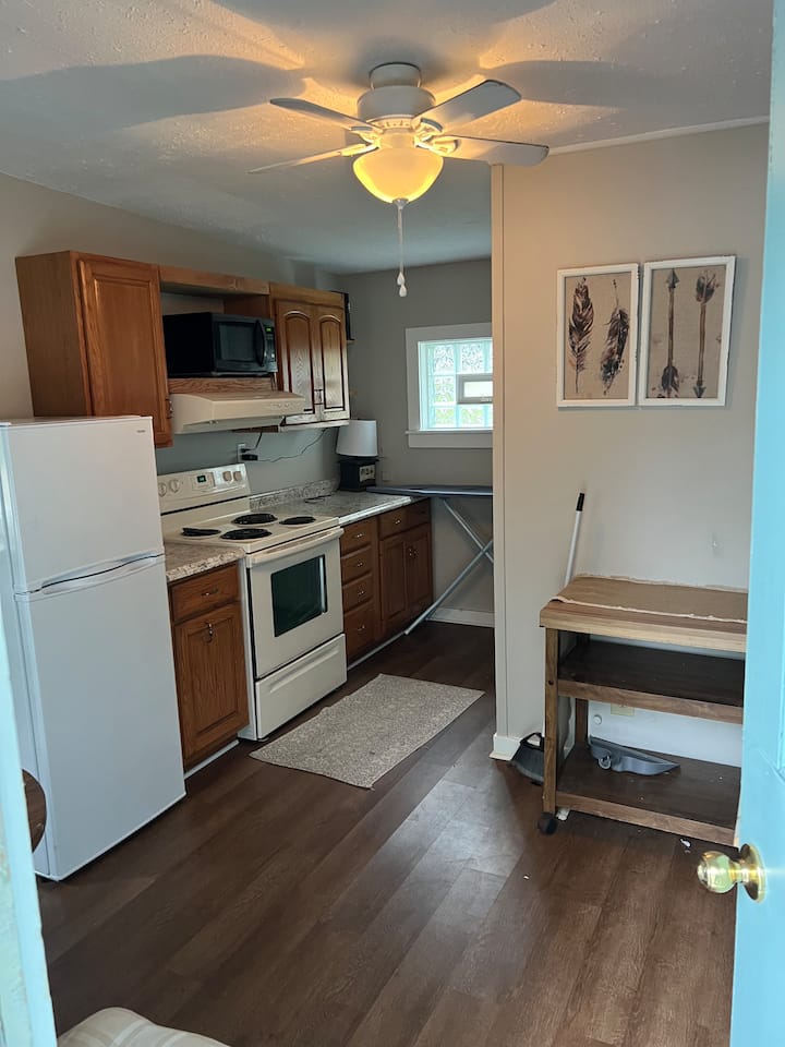 Pet Friendly Hotel On Main - Laurel Ridge State Park, Rockwood
