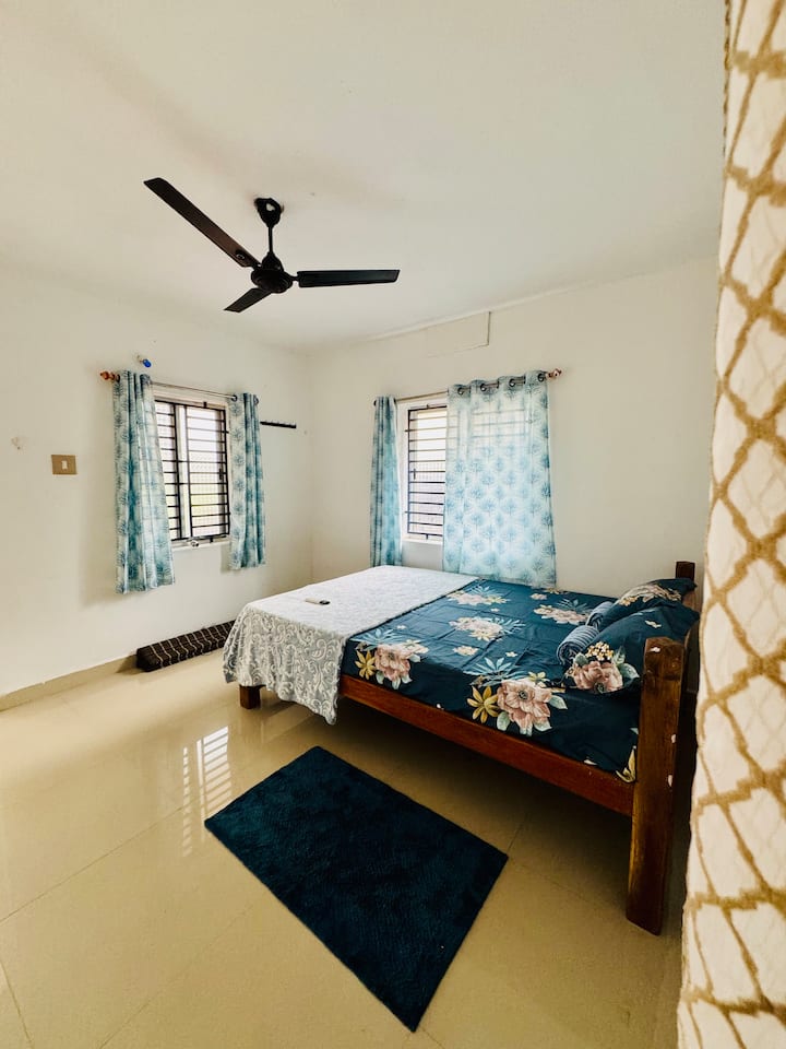 Shoreline Cabin Ac Rooms - Gokarna