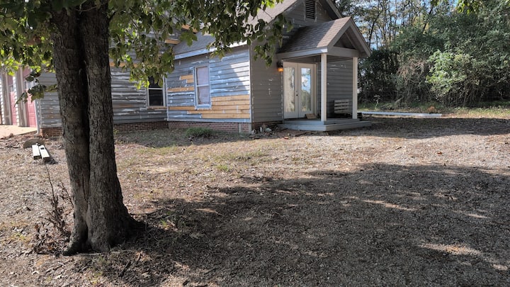 ~N~ Bunkhouse - スタークビル, MS