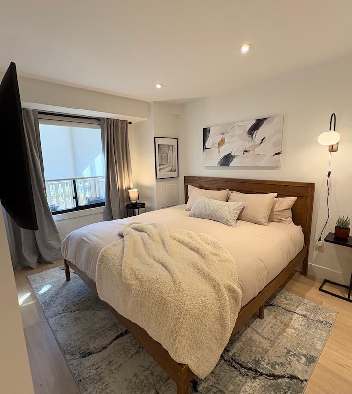 Fully Renovated 1 Bedroom Beach Apartment - Toronto