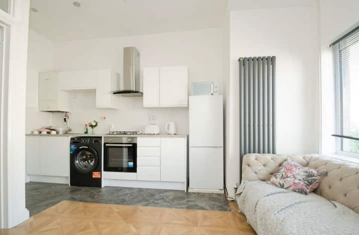 Cardiff Central Two Bed Apartment - Cardiff