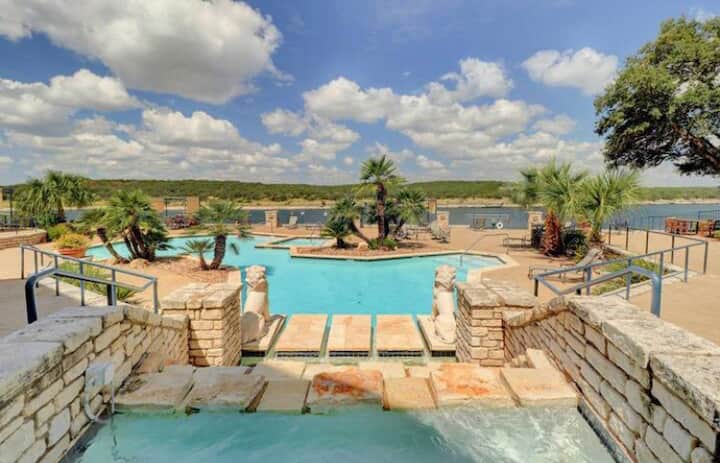 Luxurious Lakefront Island Retreat - Lago Vista, TX