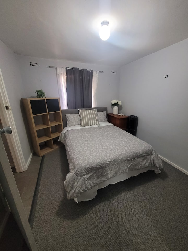 Private 2 Bed, 1 Bath/lndry Unit - Perth, Australia