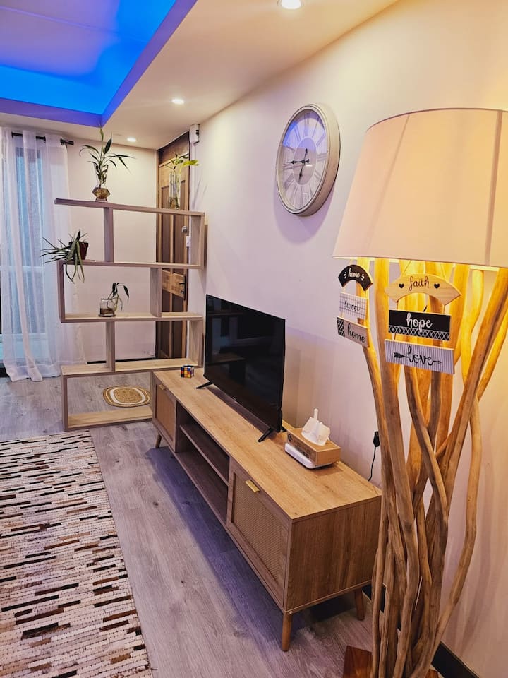 Peaceful, Warm And Cosy - Maurice