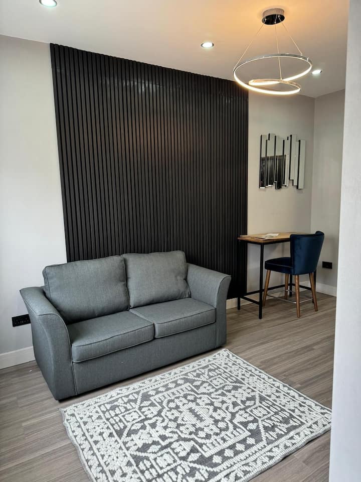 1 Bedroom Apartment, Cardiff - Cardiff