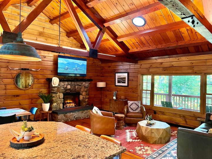 Mystic Log Cabin | Movie Room + Air Hockey - Connecticut