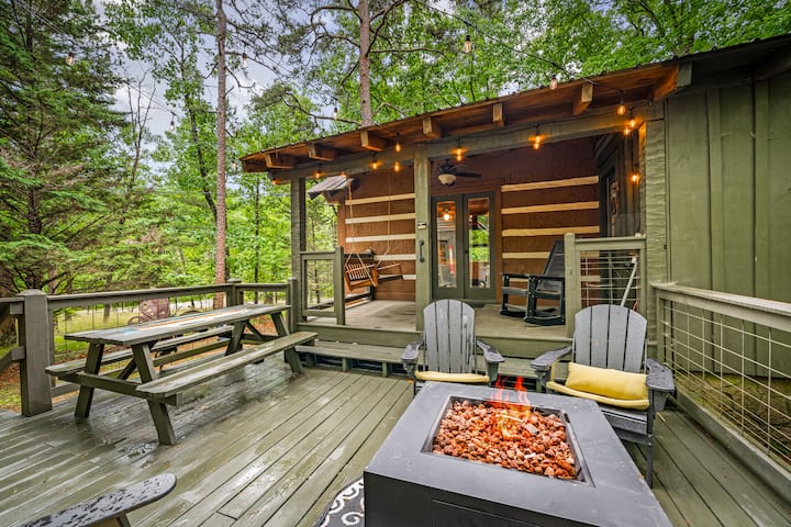 Eclectic Cabin | 5 Mins To Desoto Park & Falls - Mentone, AL