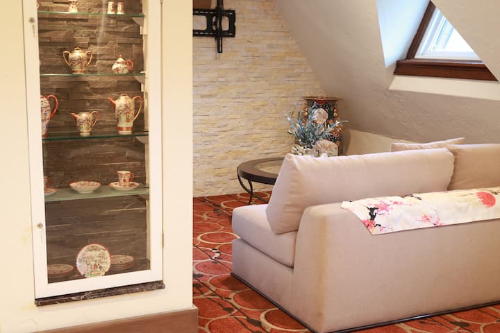 Chateau Connellsville~ Serenity Terrace Suite - Scottdale, PA