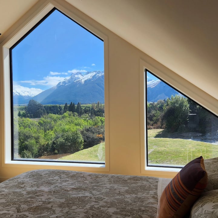 Alpine Retreat With A View - Glenorchy