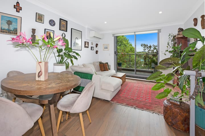 Beautiful Two-storey Apartment - Camperdown