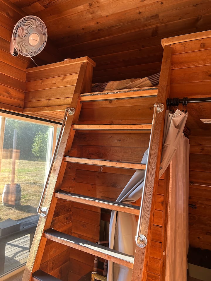 Camping Cabin.  Queen Loft Bed - Lewis and Clark State Park, Toledo