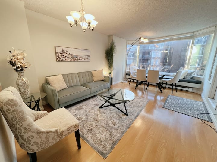 Beautiful 2 Beds Dwtn Apt /Free Parking/king Bed/ - Vancouver