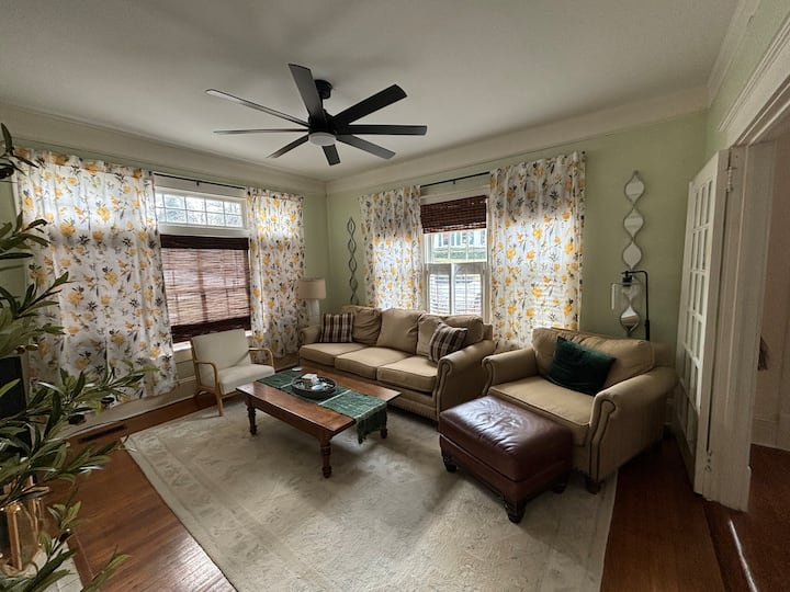 Vineville Cottage | Dogs Welcome - Macon, GA