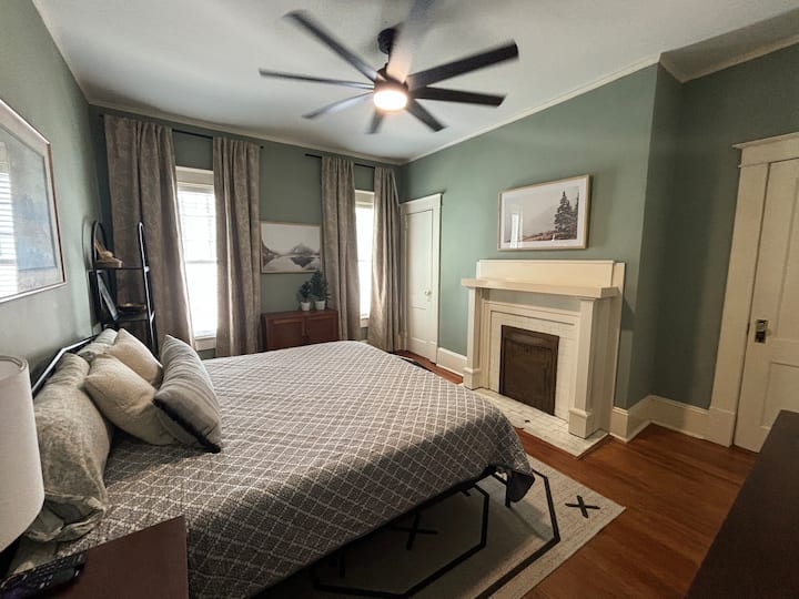 Vineville Cottage | Dogs Welcome - Macon, GA