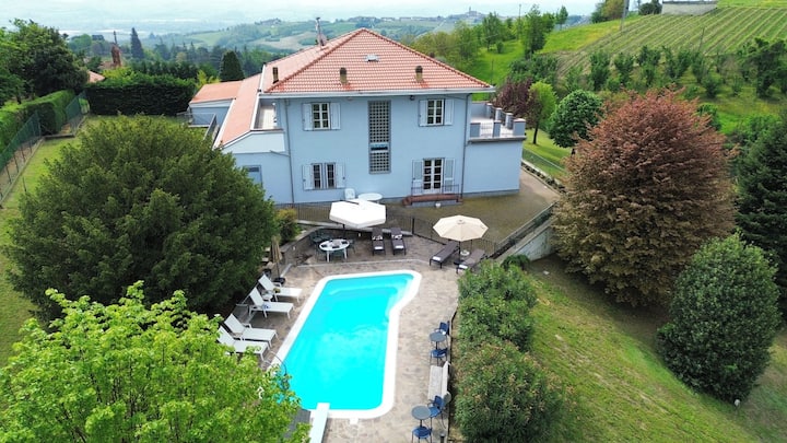 Imposant: Villa Magna Mit Pool, Park & Alpenblick - Asti