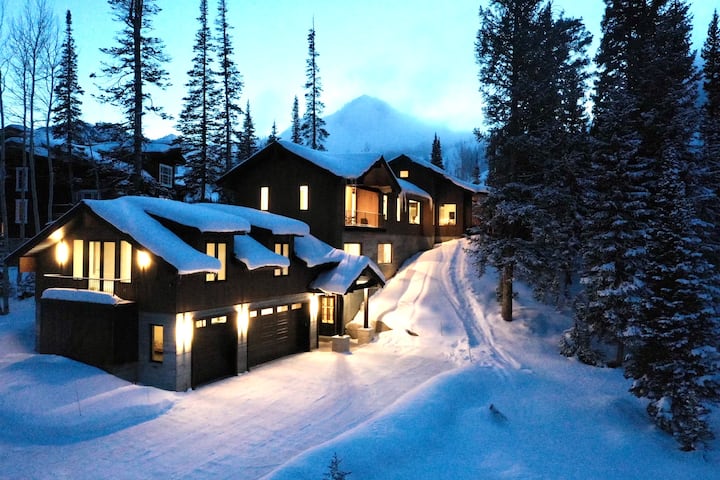 Brighton Ski Retreat
Walk To Resort
4,500 Sq Ft - Snowbird, UT