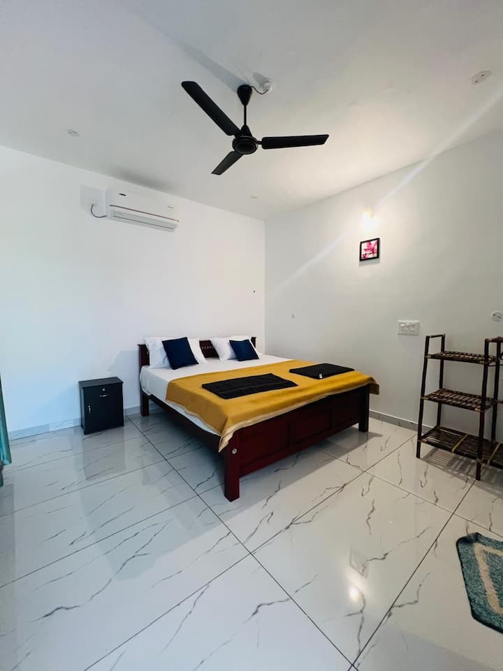 Budget Double Room &Surf Scool - Varkala