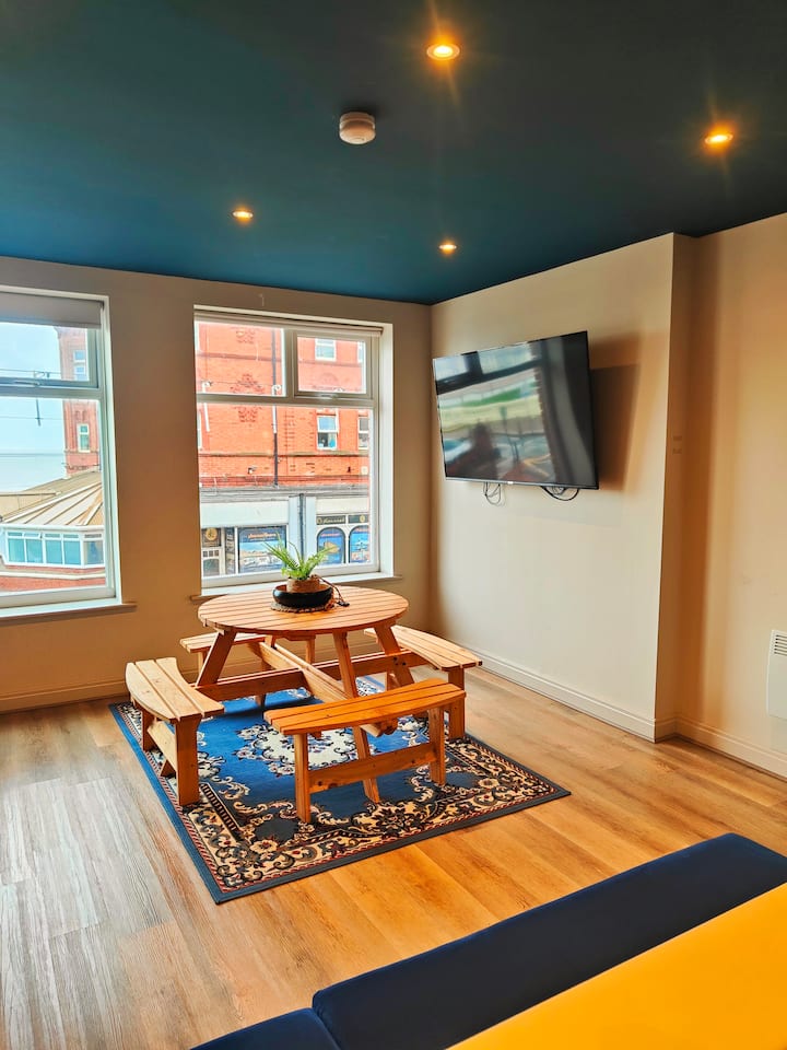 Mayfair 3 Bed Seafront Apartment - Blackpool