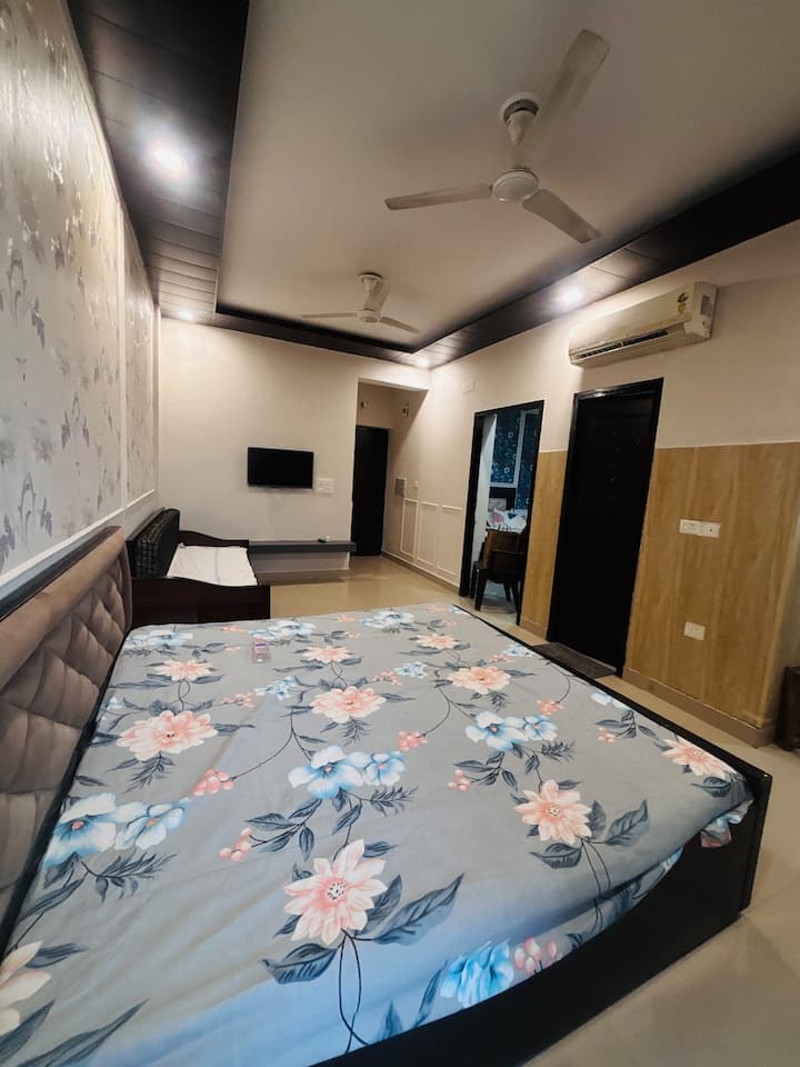 Shri Ji Kunj Home Stay - Vrindavan