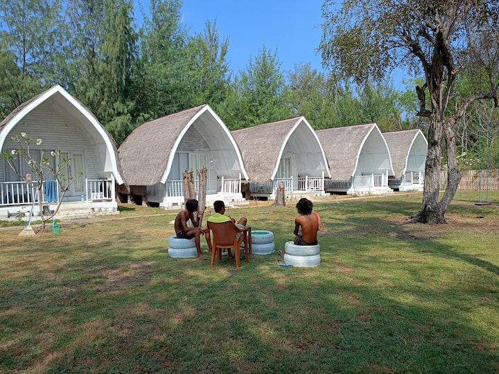 Bungalow Sederhana Dan Sunyi : 3 Menit Ke Pantai - 吉利群島
