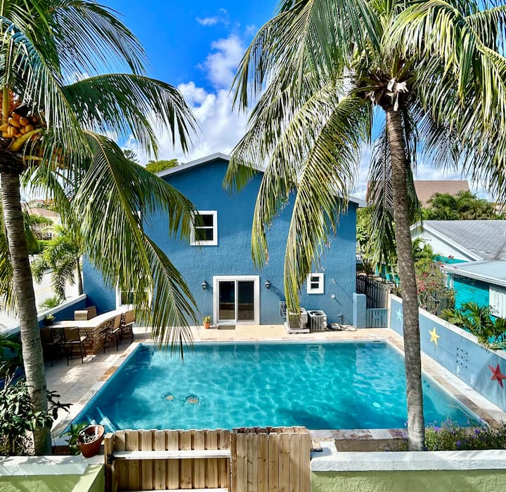 Lux Life | Pool, Sauna, Chill Vibes - Lake Worth, FL