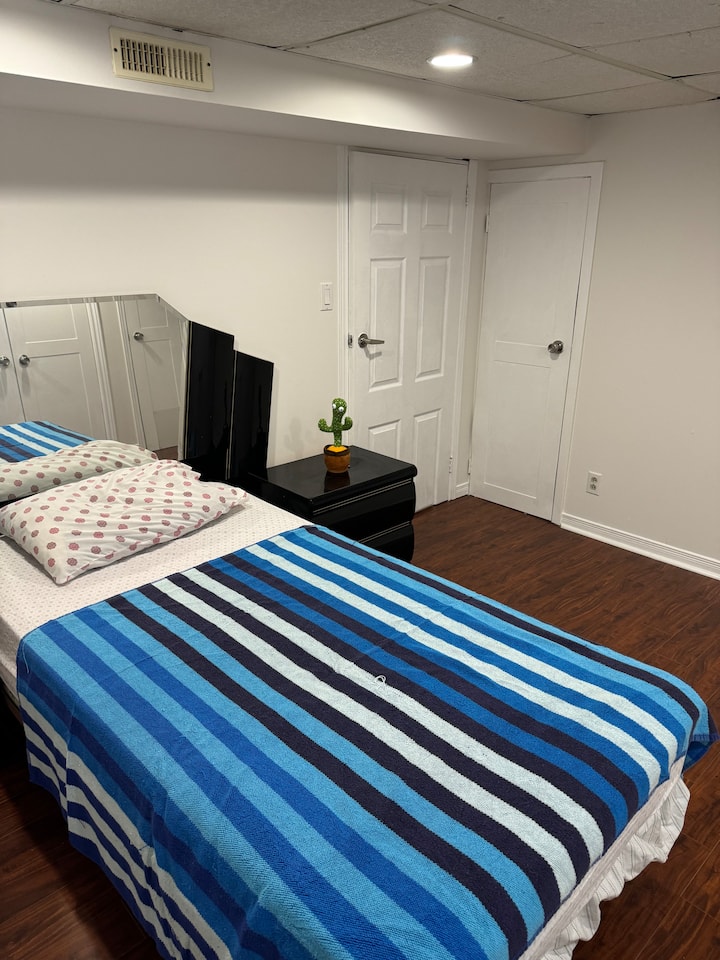 Clean Room C - Aurora