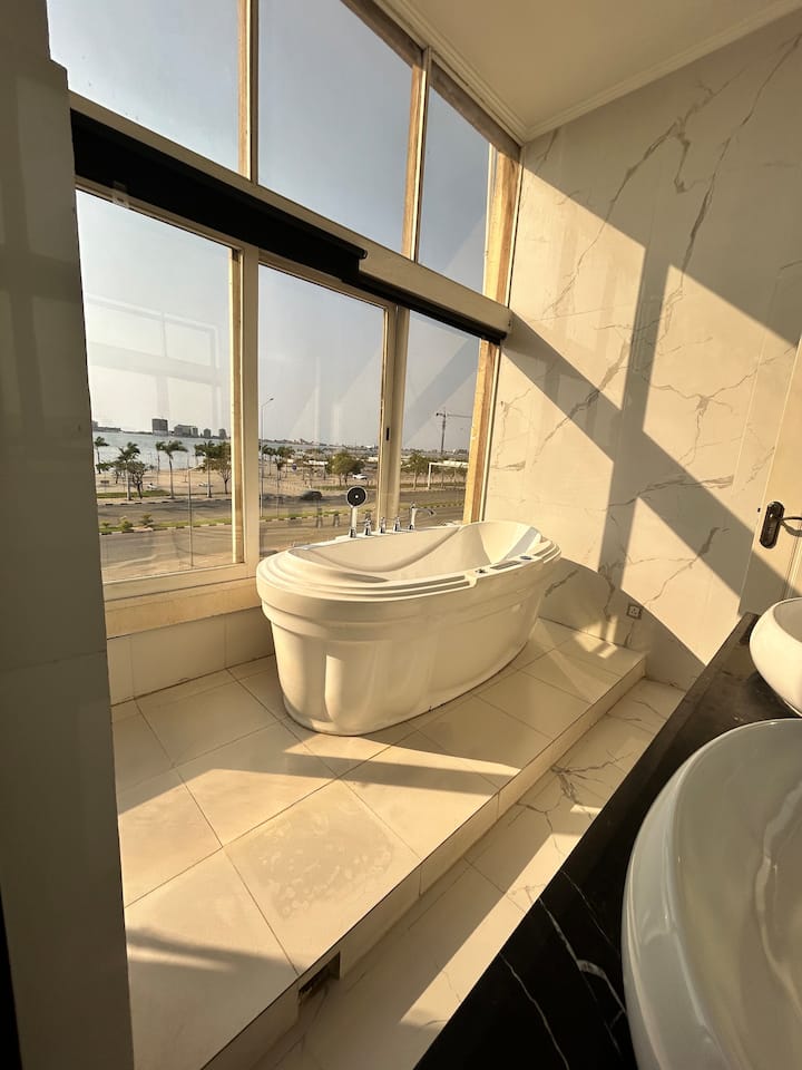 Superb Bayview Apartment – 2br, Seaview  Retreat - Luanda