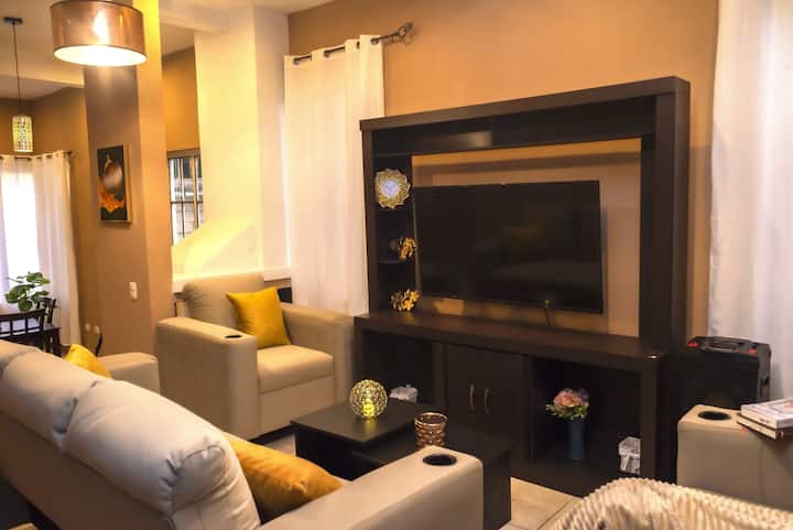 Entire Home · Parking · Central Park - Quetzaltenango